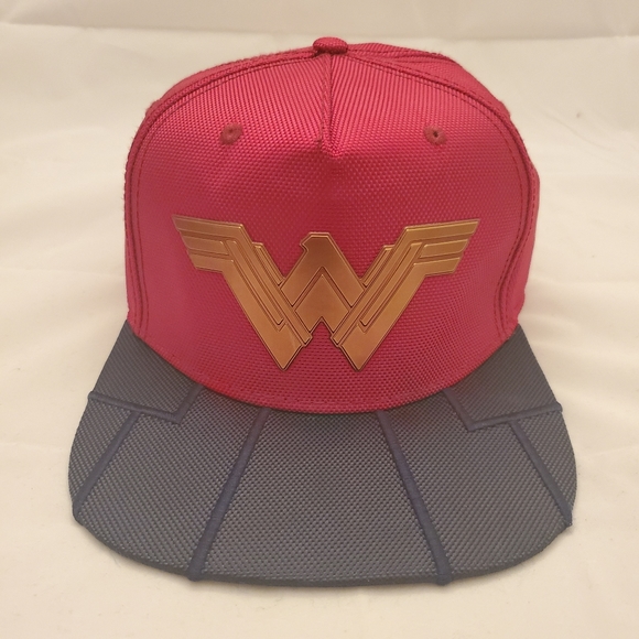 DC WBEI | Accessories | Wonder Woman Snapback Hat | Poshmark